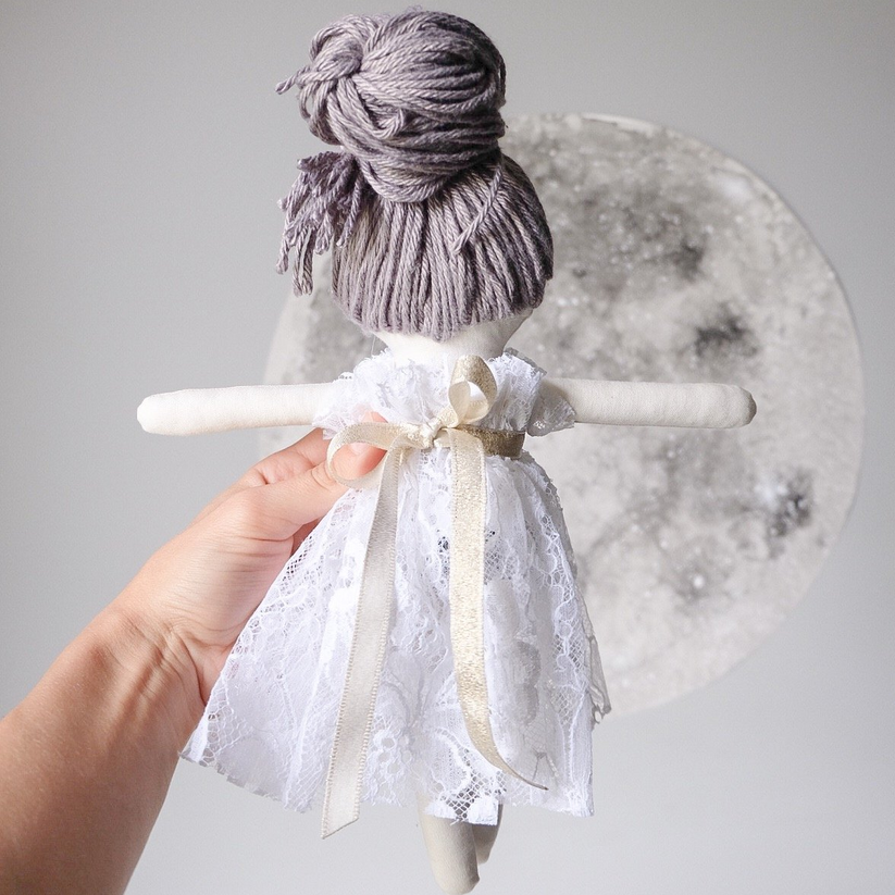 SIMPLE DOLL 12" – 10x2 Studio